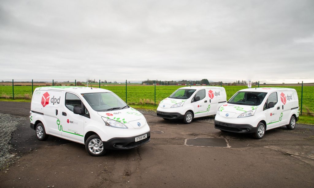 Nissan, 300 e-NV200 per il corriere DPD