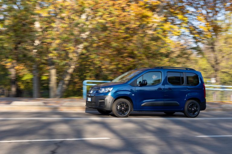 Fiat E-Doblò, la prova del van elettrico da 280 km di autonomia - Mezzi Commerciali