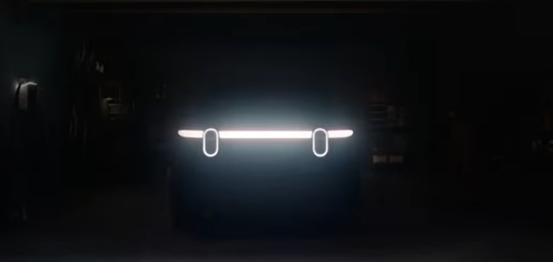 Rivian R2, ecco il teaser del SUV elettrico in uscita il 7 marzo ...