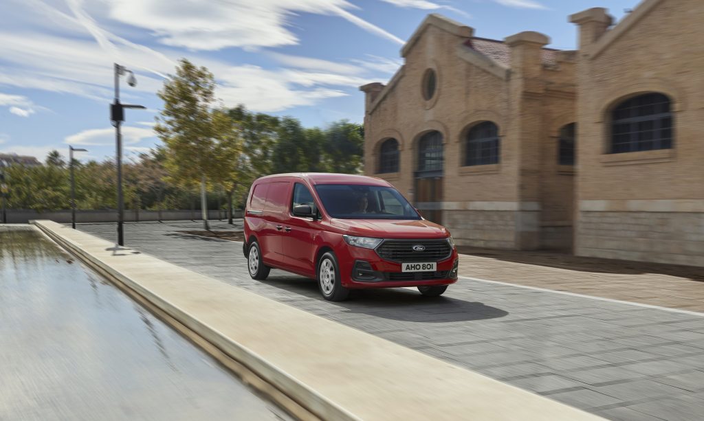 Il Transit Connect PHEV completa la gamma elettrica di Ford - Mezzi ...