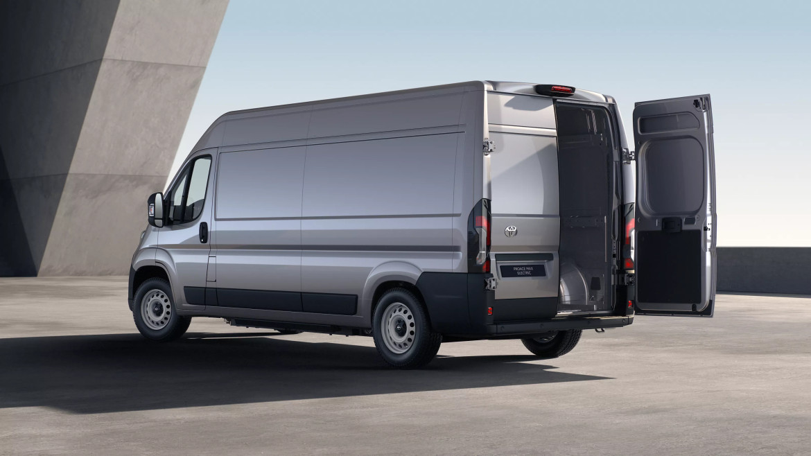 Toyota Proace Max: listino prezzi 2025, dimensioni e consumi