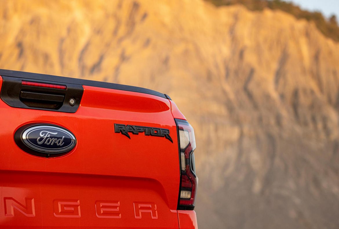 Ford Ranger Raptor 2022 - foto di interni ed esterni - Mezzi Commerciali