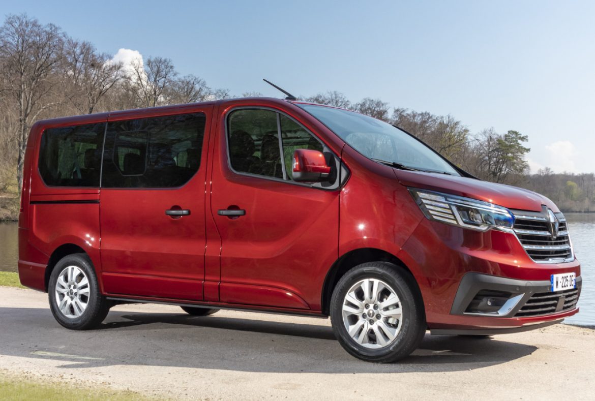 Renault Trafic Combi – foto di interni ed esterni - Mezzi Commerciali