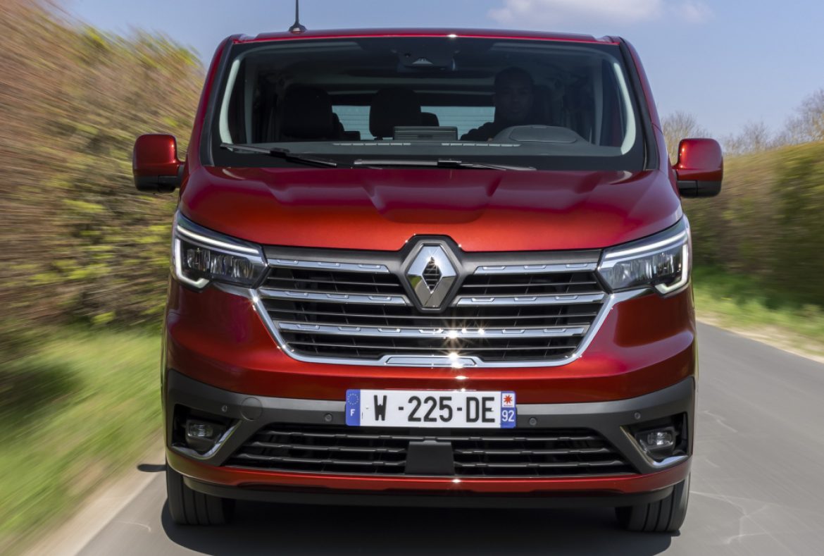 Renault Trafic Combi – foto di interni ed esterni - Mezzi Commerciali