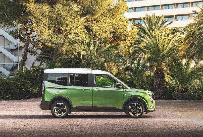 Tourneo Courier, al debutto il nuovo Urban Activity Vehicle di Ford ...