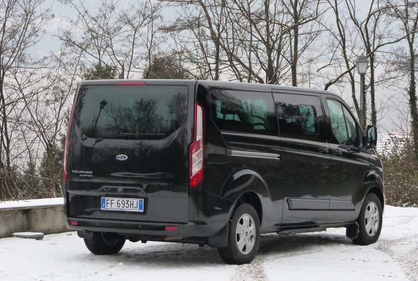 Ford Tourneo Custom 2.0 diesel 170 CV, la prova del pulmino a 9 posti